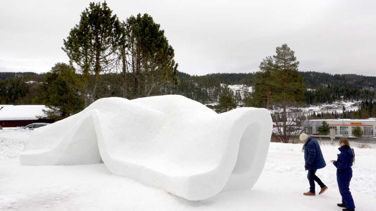 Nothing - Shaping with Snow | Sculpture Network