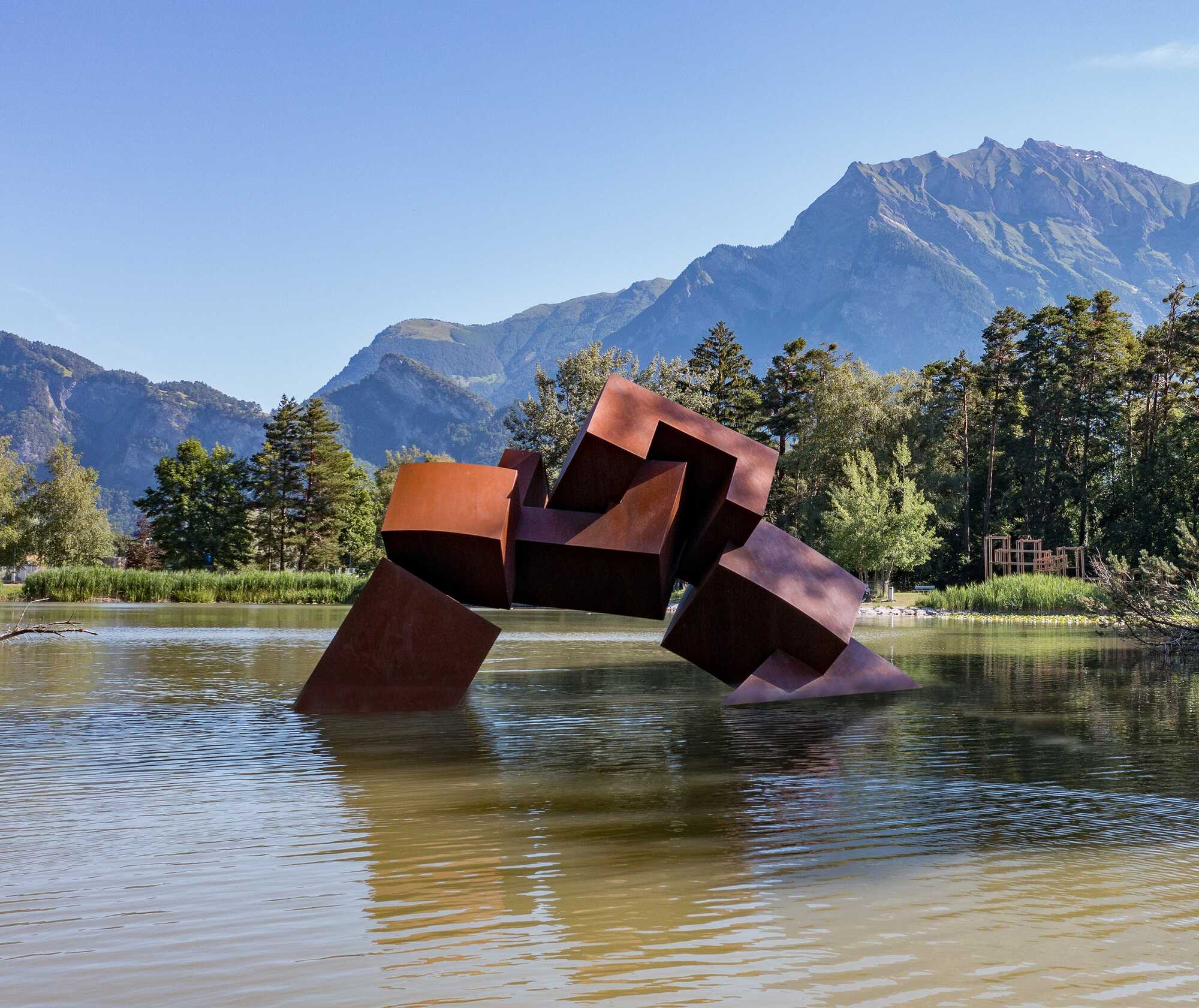 8. Skulpturen-Triennale Bad RagARTz: Der größte Skulpturenpark Europas ...