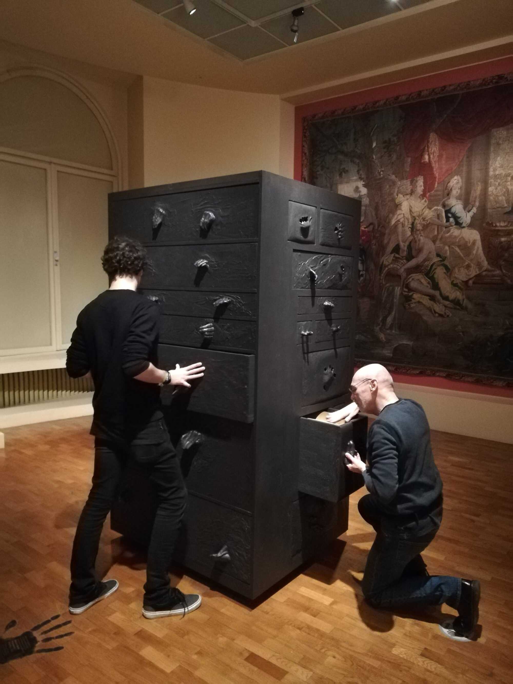 Do Not Touch! | Sculpture Network