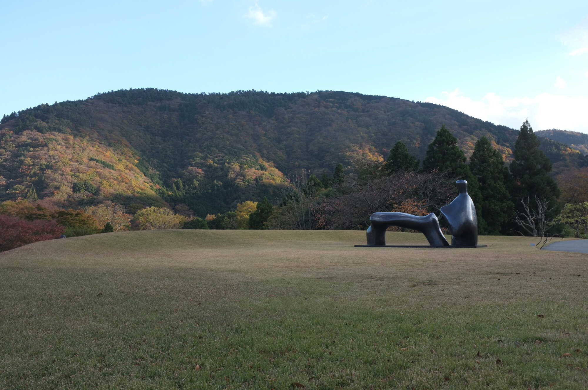 Das zeitlose Vermächtnis von Henry Moore | Sculpture Network