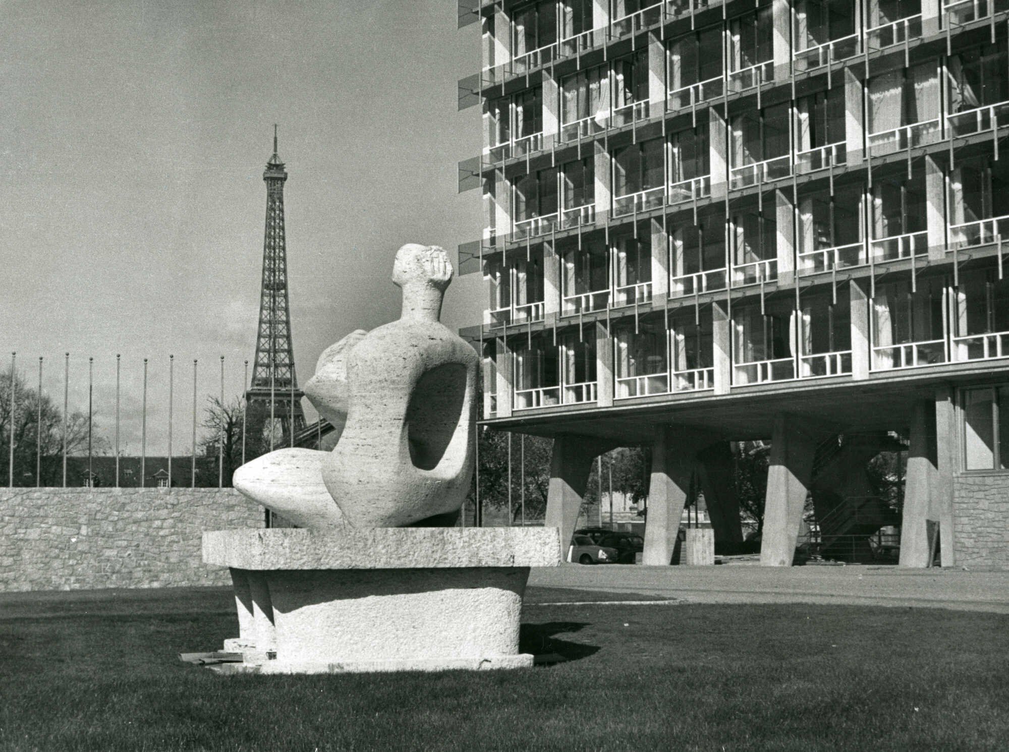 Das zeitlose Vermächtnis von Henry Moore | Sculpture Network