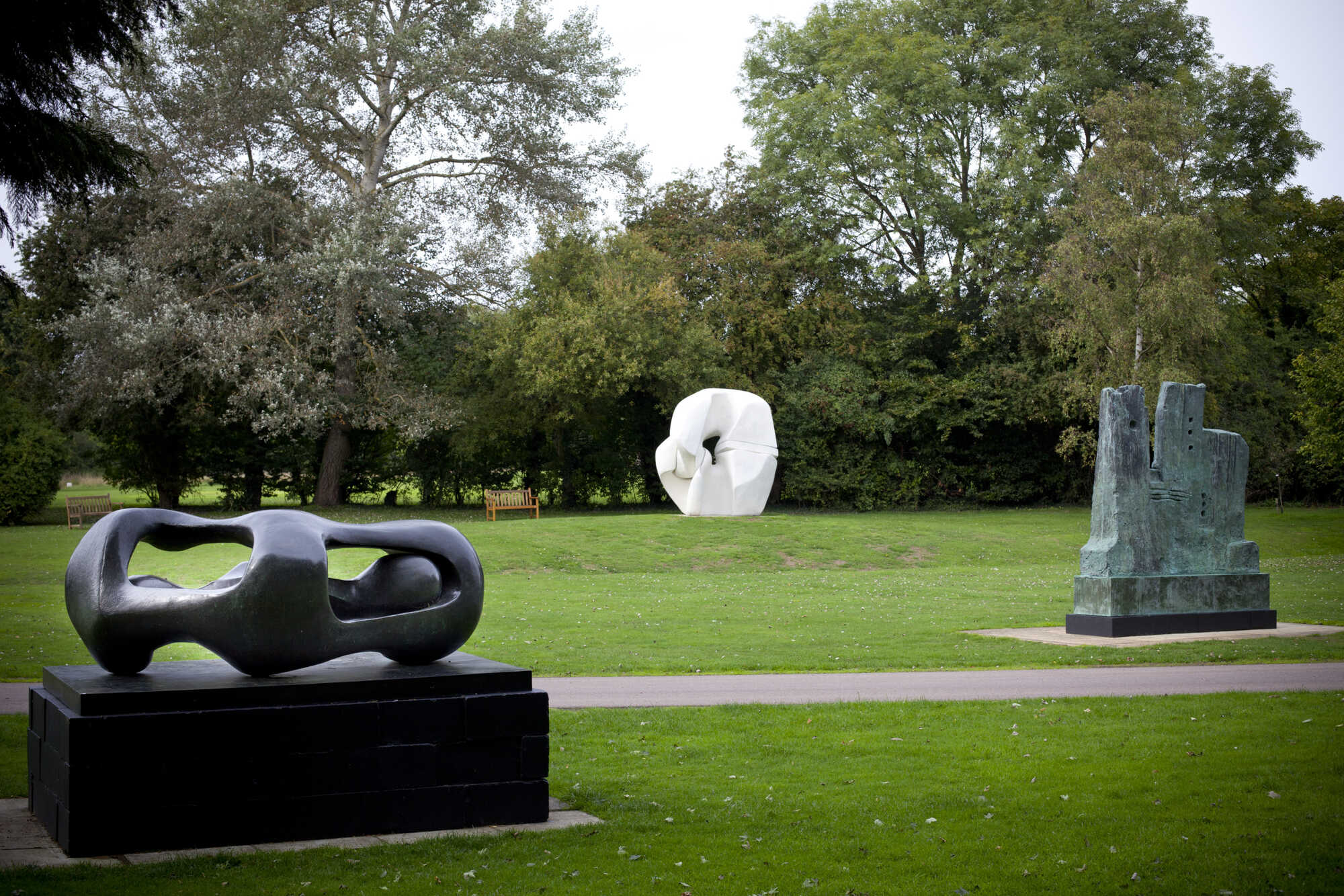 Das zeitlose Vermächtnis von Henry Moore | Sculpture Network